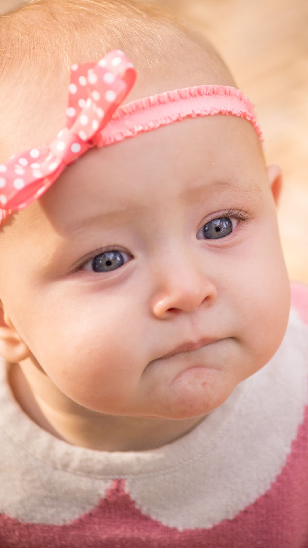 Šnalice, gumice, rajfovi, trake - oprezno sa ukrasima na bebinoj glavi